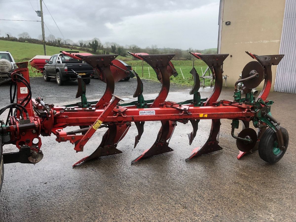Kverneland Plough - Colin Cantley Farm Machinery