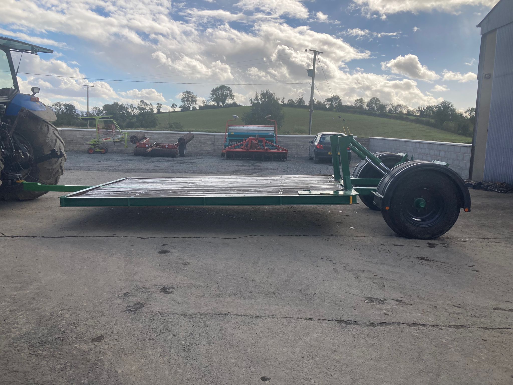 13 ft x 8.3 ft Flat bed low loader trailer with hydraulic lift - Colin ...