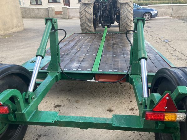 13 ft x 8.3 ft Flat bed low loader trailer with hydraulic lift - Colin ...