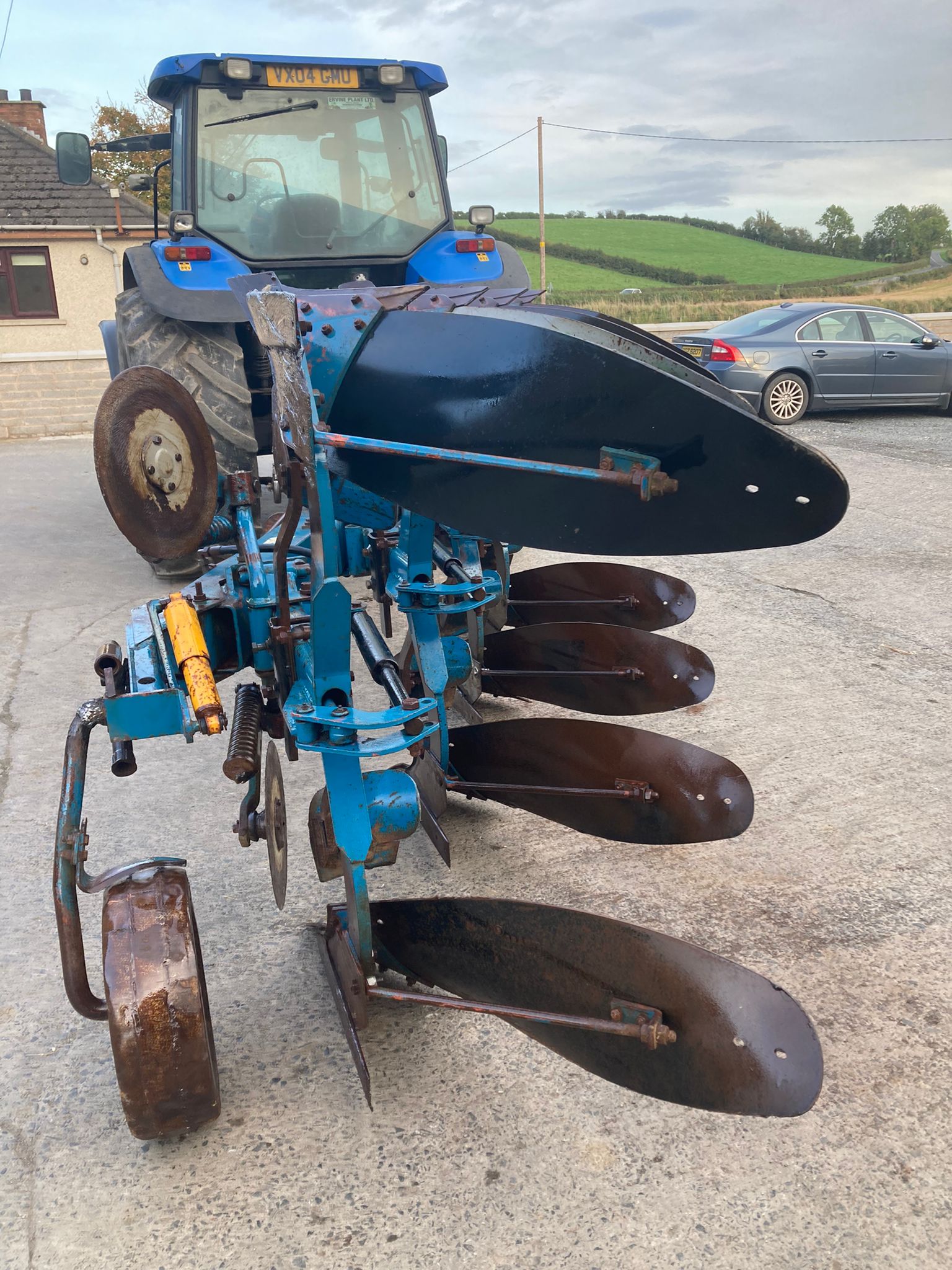 Overum 4 Furrow Plough - Colin Cantley Farm Machinery