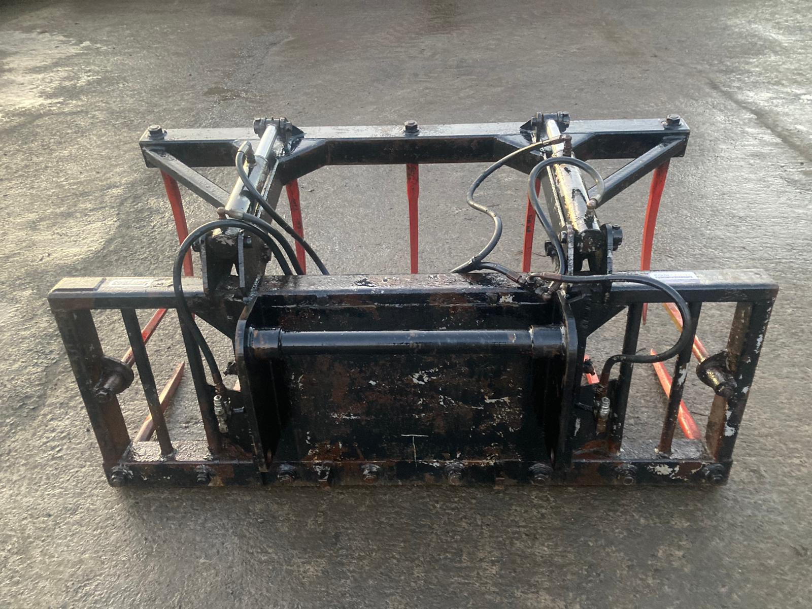 Quicke 6 ft Dung Grab - Colin Cantley Farm Machinery