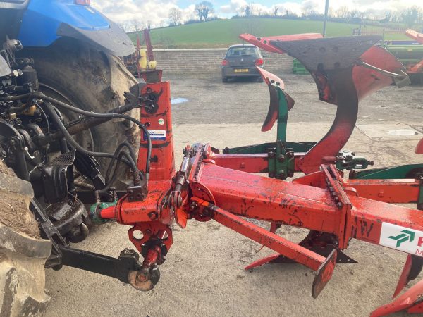 Kverneland Plough - Colin Cantley Farm Machinery
