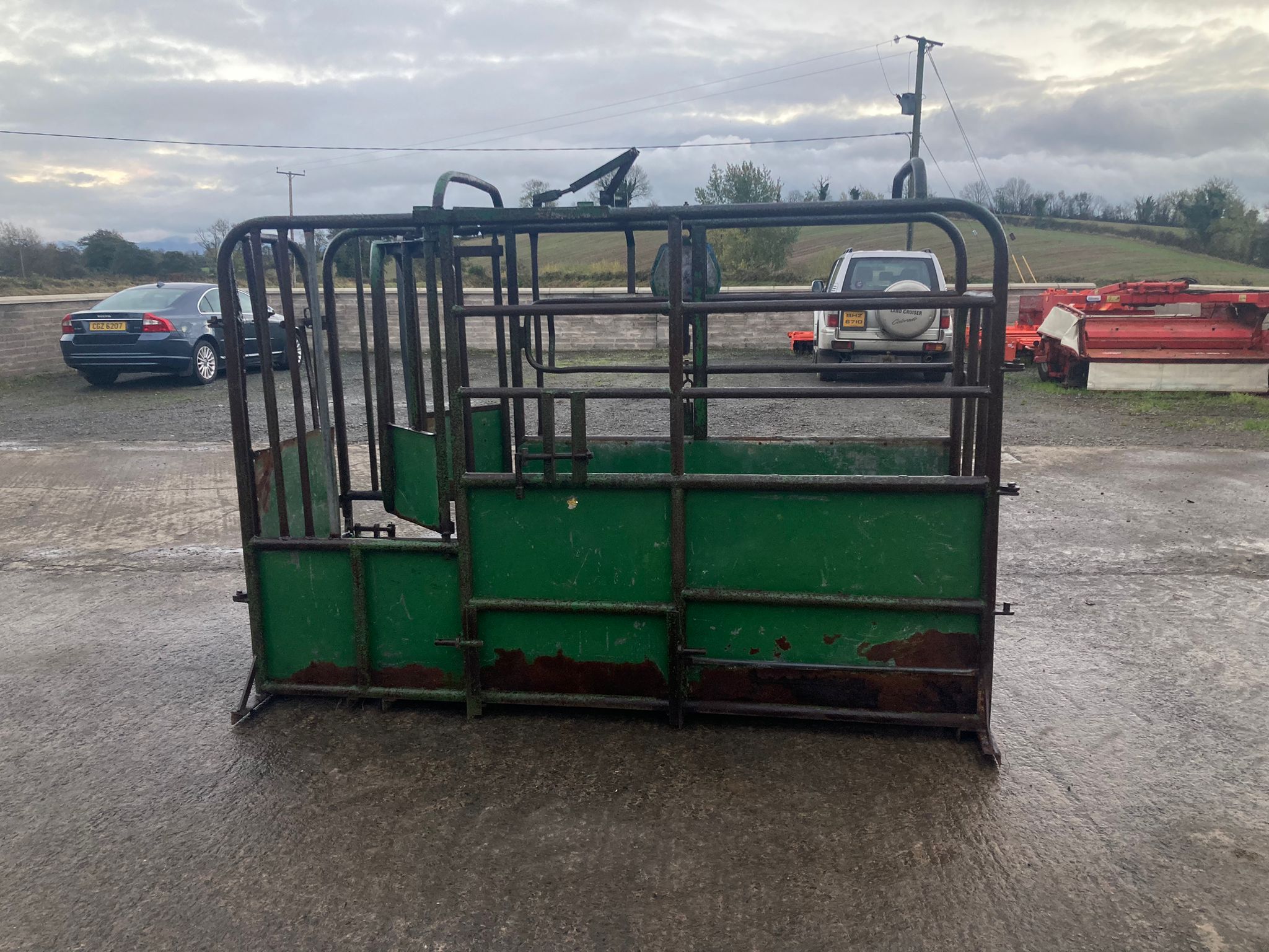 Cattle crush - Colin Cantley Farm Machinery